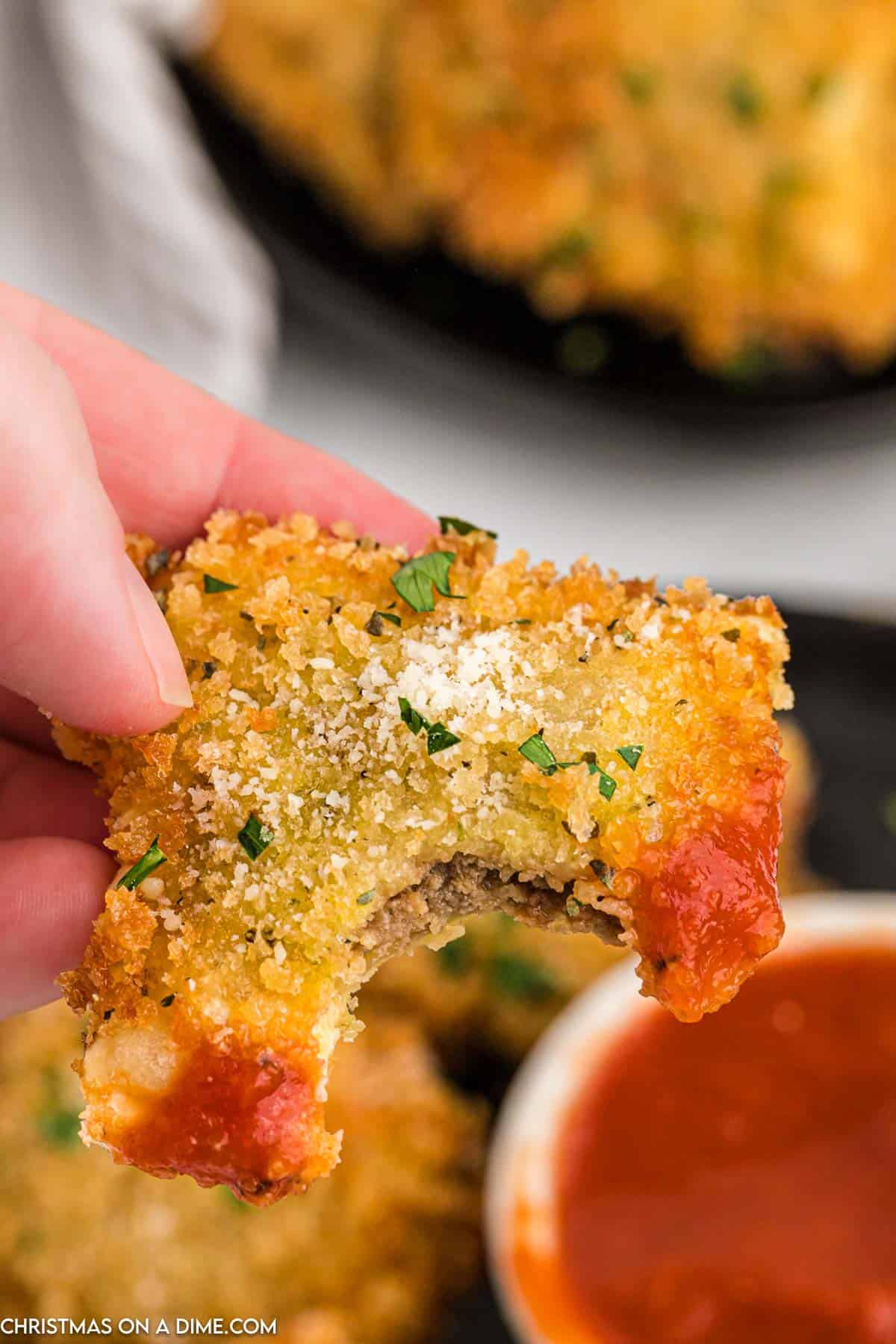 Olive Garden Toasted Ravioli - christmasonadime.com