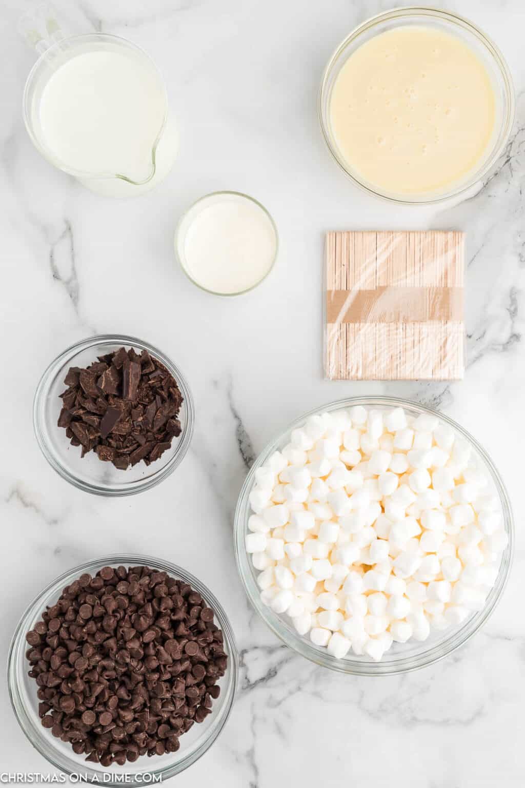 Hot Chocolate on a Stick - christmasonadime.com