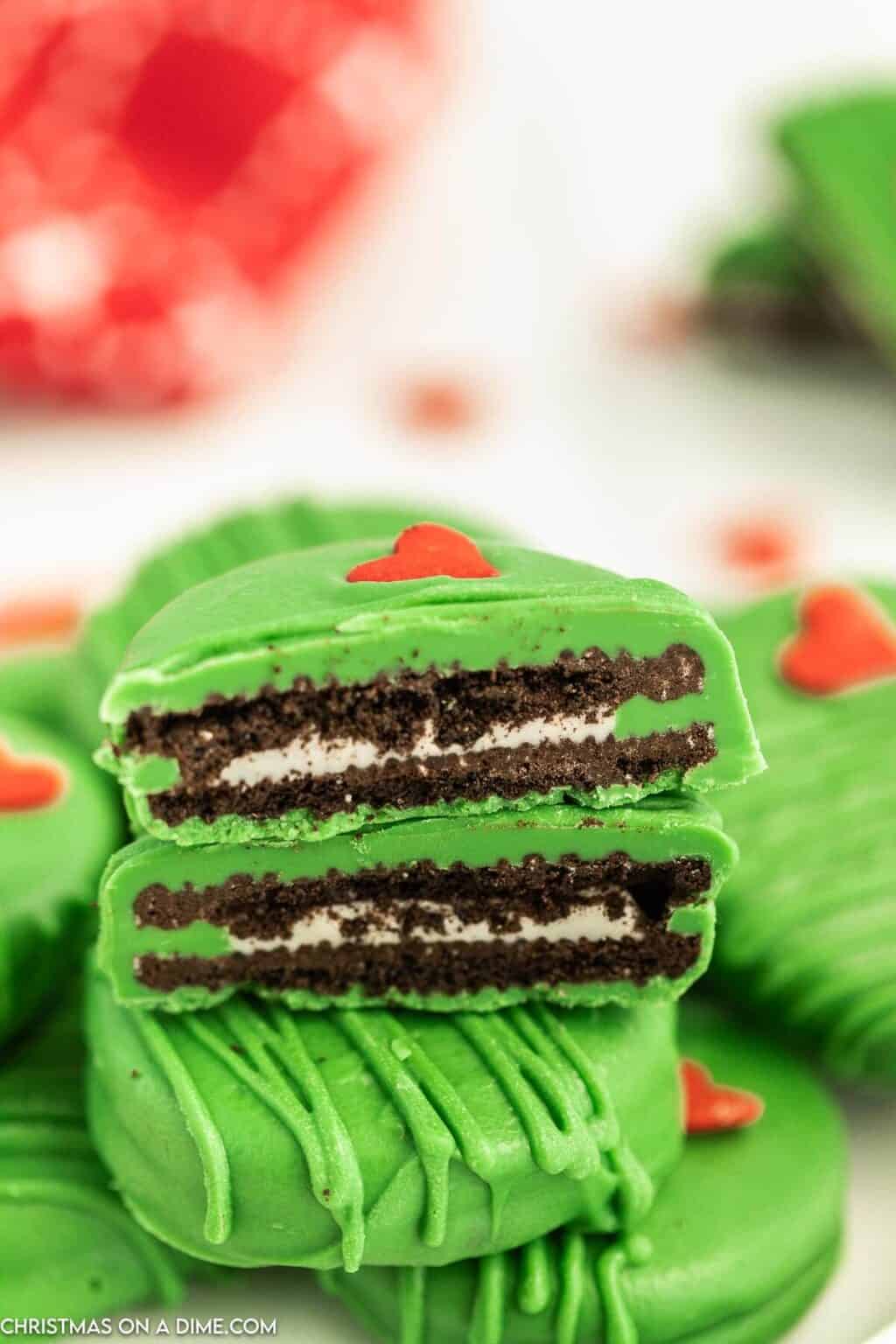 Grinch Chocolate Covered Oreos - christmasonadime.com