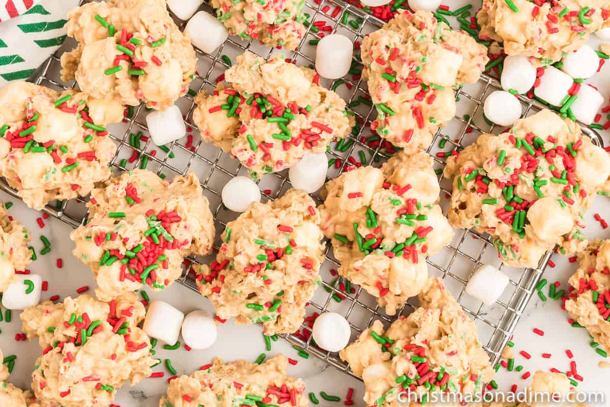 Christmas No Bake Cookies - christmasonadime.com