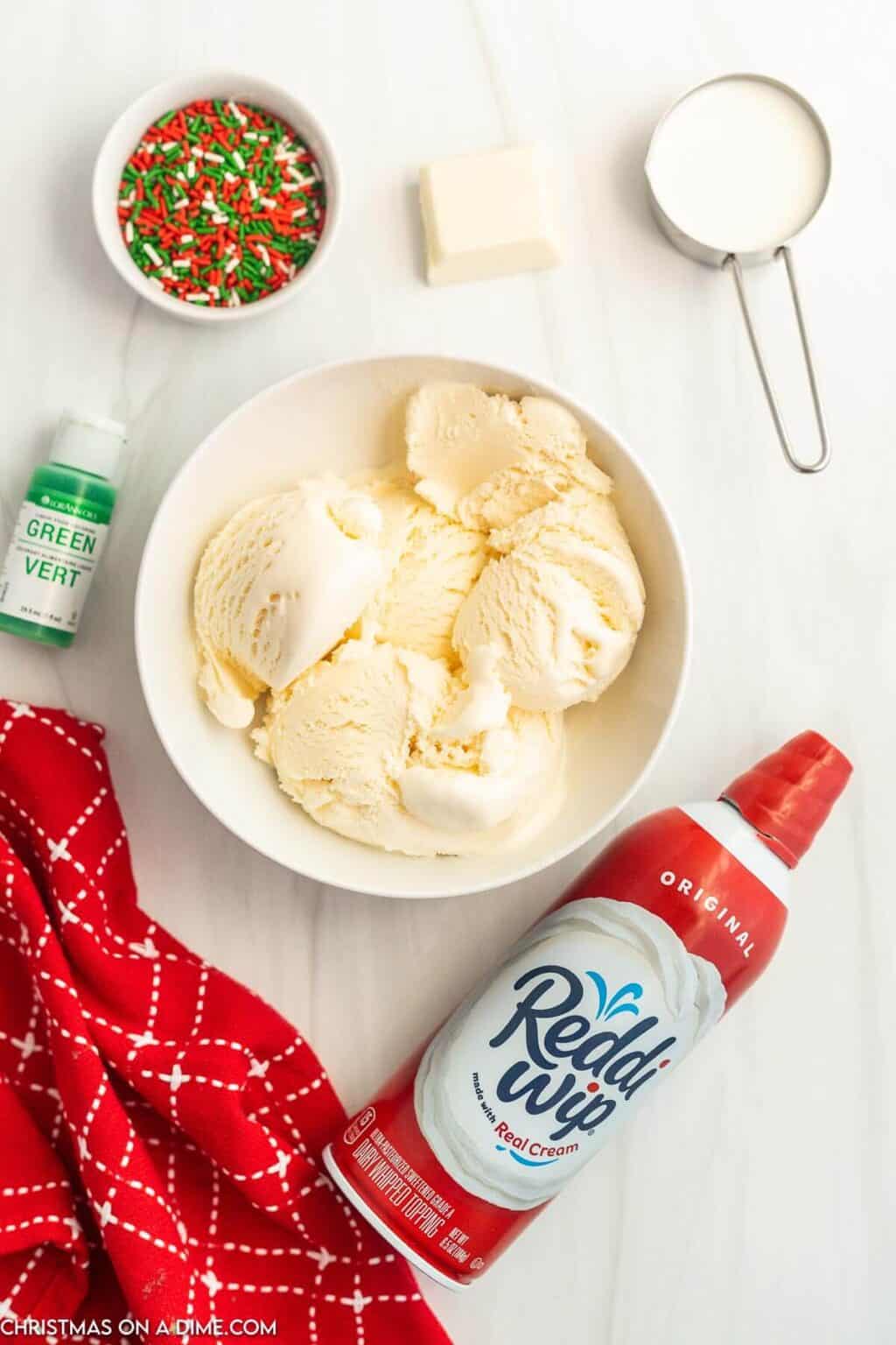 Christmas Milkshake - christmasonadime.com