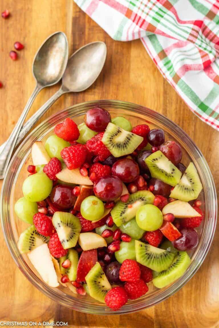 Christmas Fruit Salad - christmasonadime.com