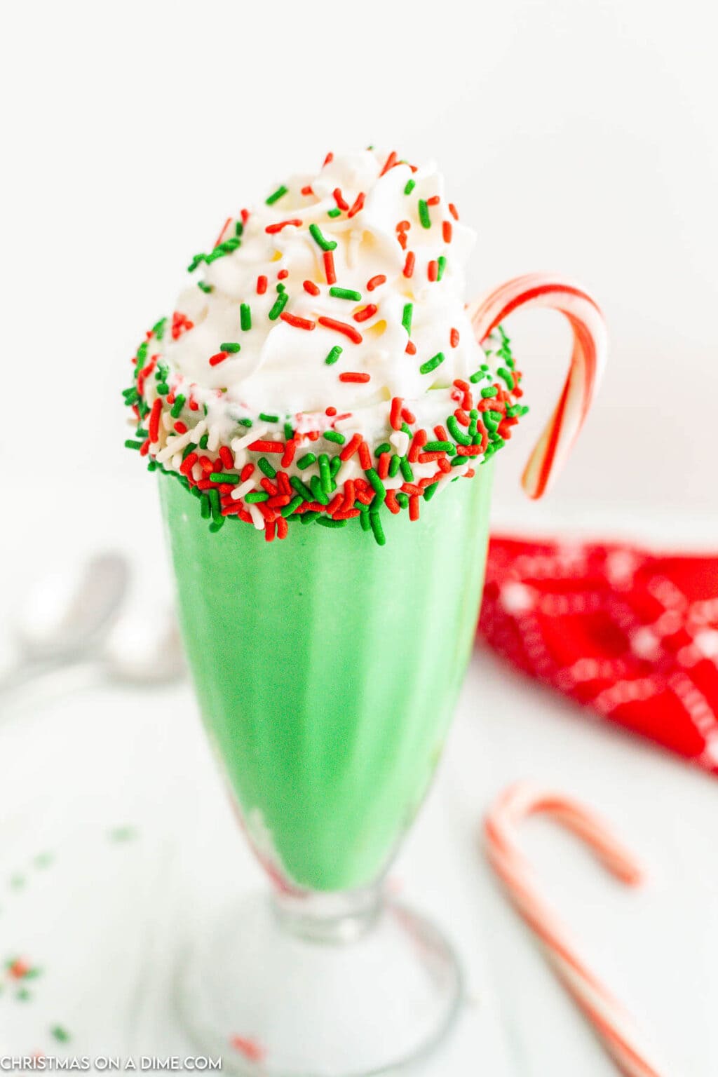 Christmas Milkshake - christmasonadime.com