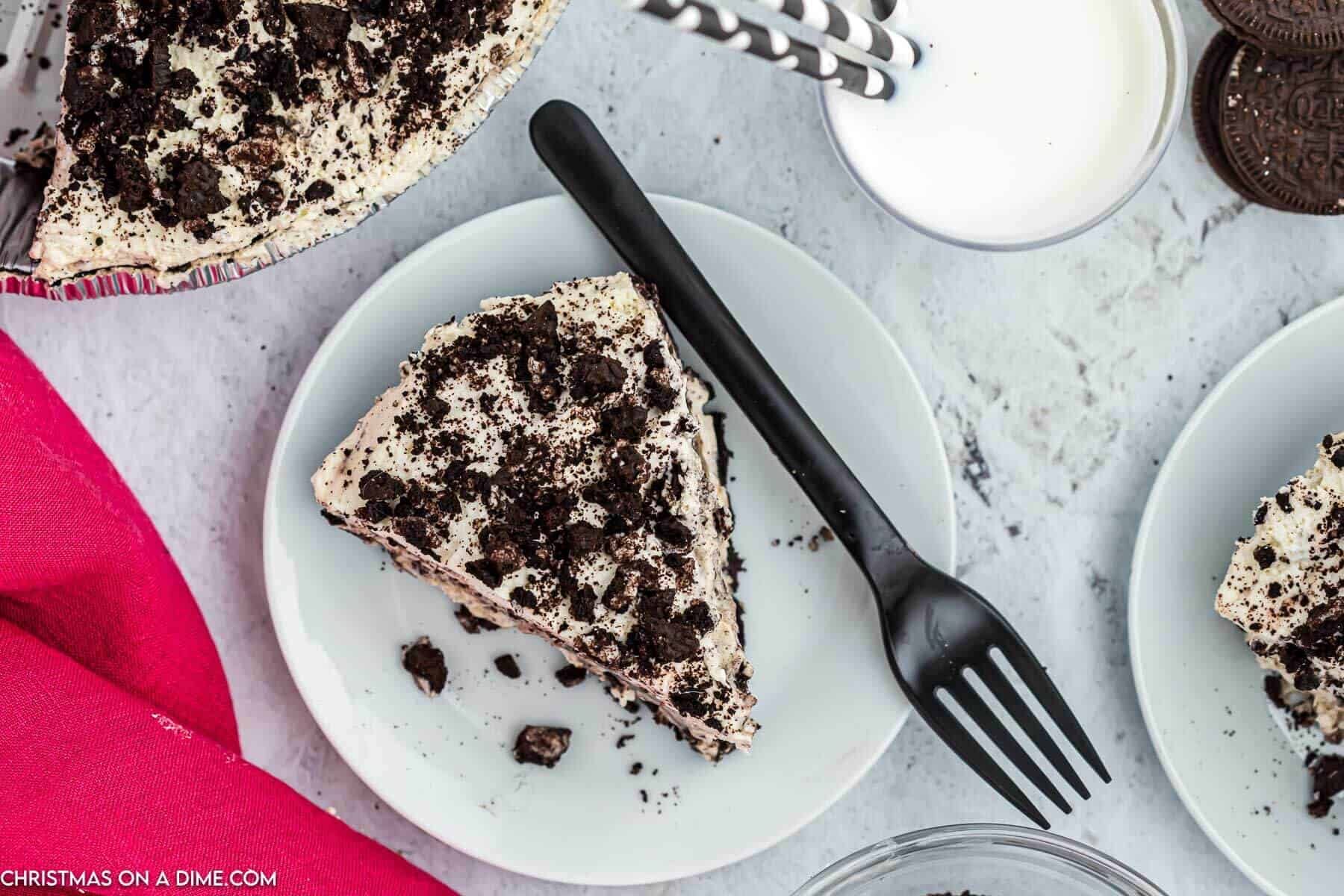 Oreo Pudding Pie - christmasonadime.com