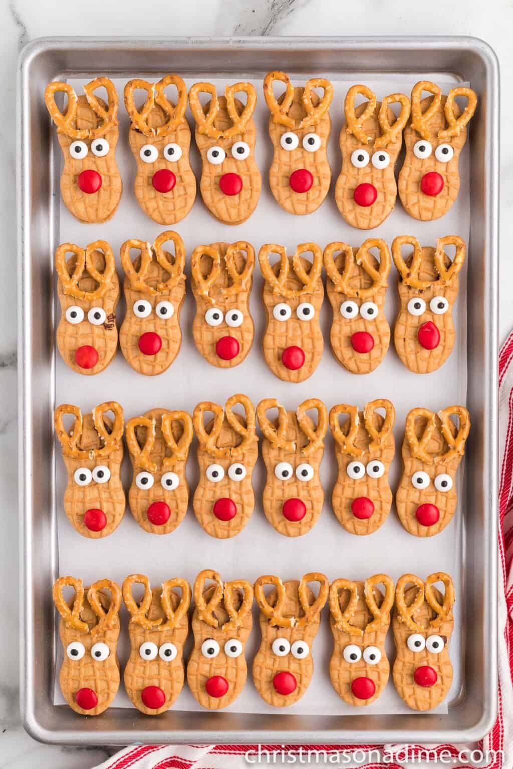 Nutter Butter Reindeers - christmasonadime.com