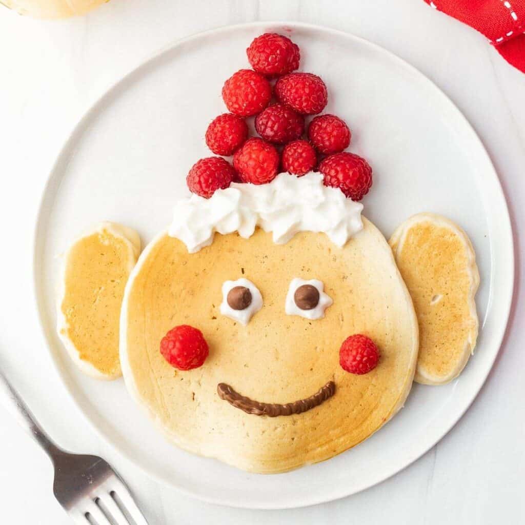 21 Christmas Pancakes Ideas - christmasonadime.com