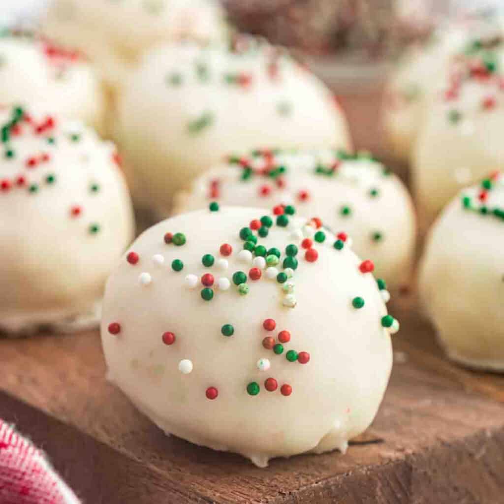 Sugar Cookie Truffles - christmasonadime.com