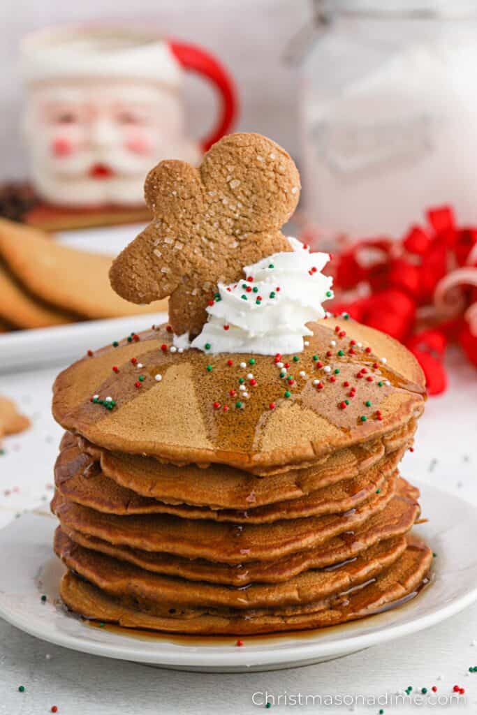 Gingerbread Pancakes - christmasonadime.com