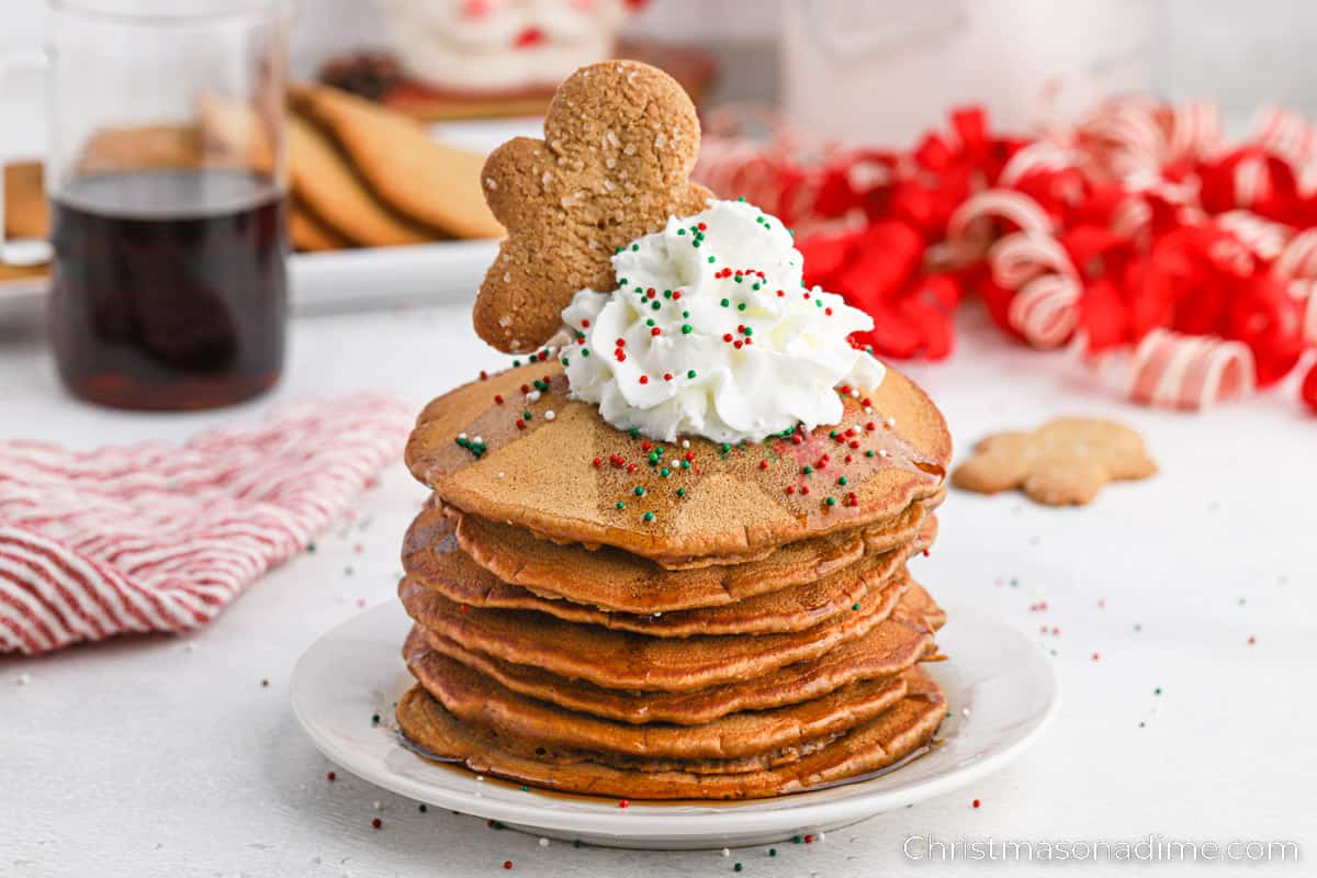 Gingerbread Pancakes - christmasonadime.com