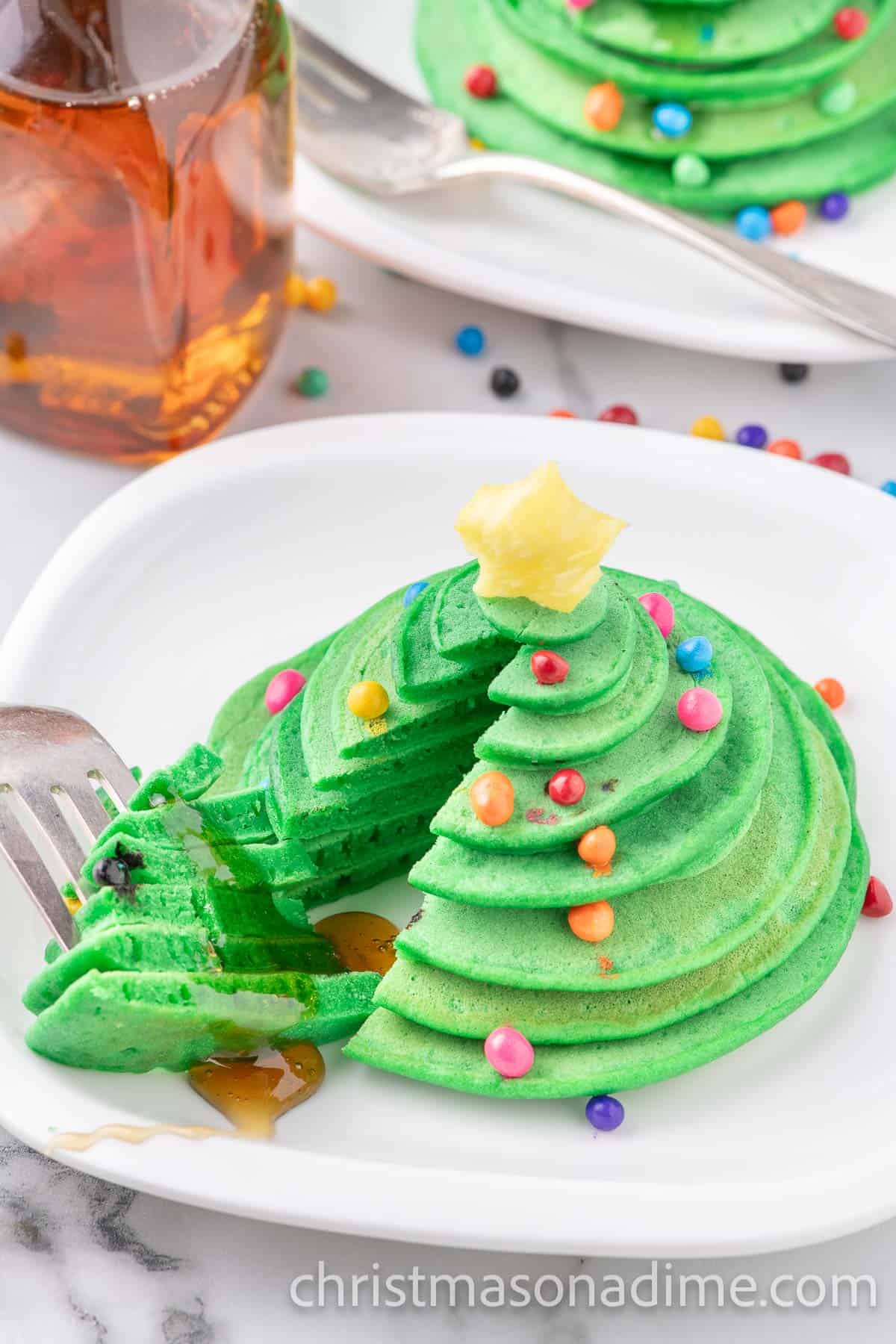 Christmas Tree Pancakes - christmasonadime.com