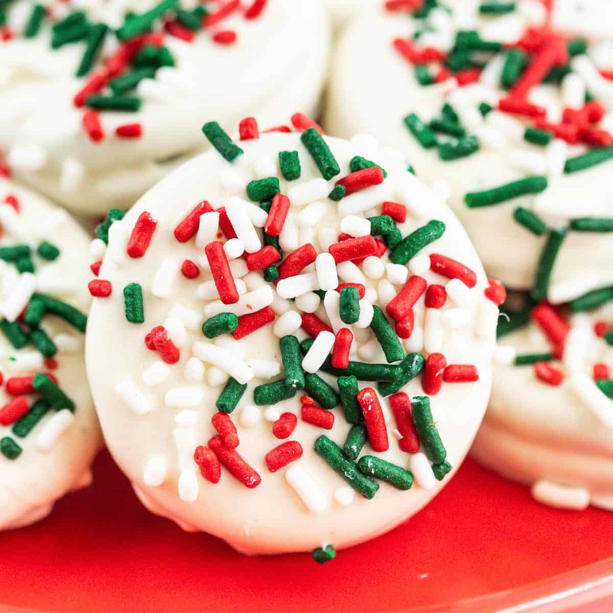 White Chocolate Oreos - christmasonadime.com