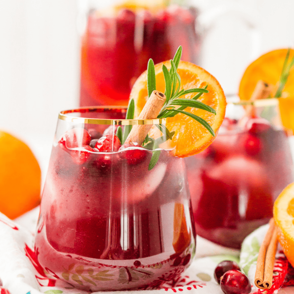 Christmas Sangria Recipes - christmasonadime.com