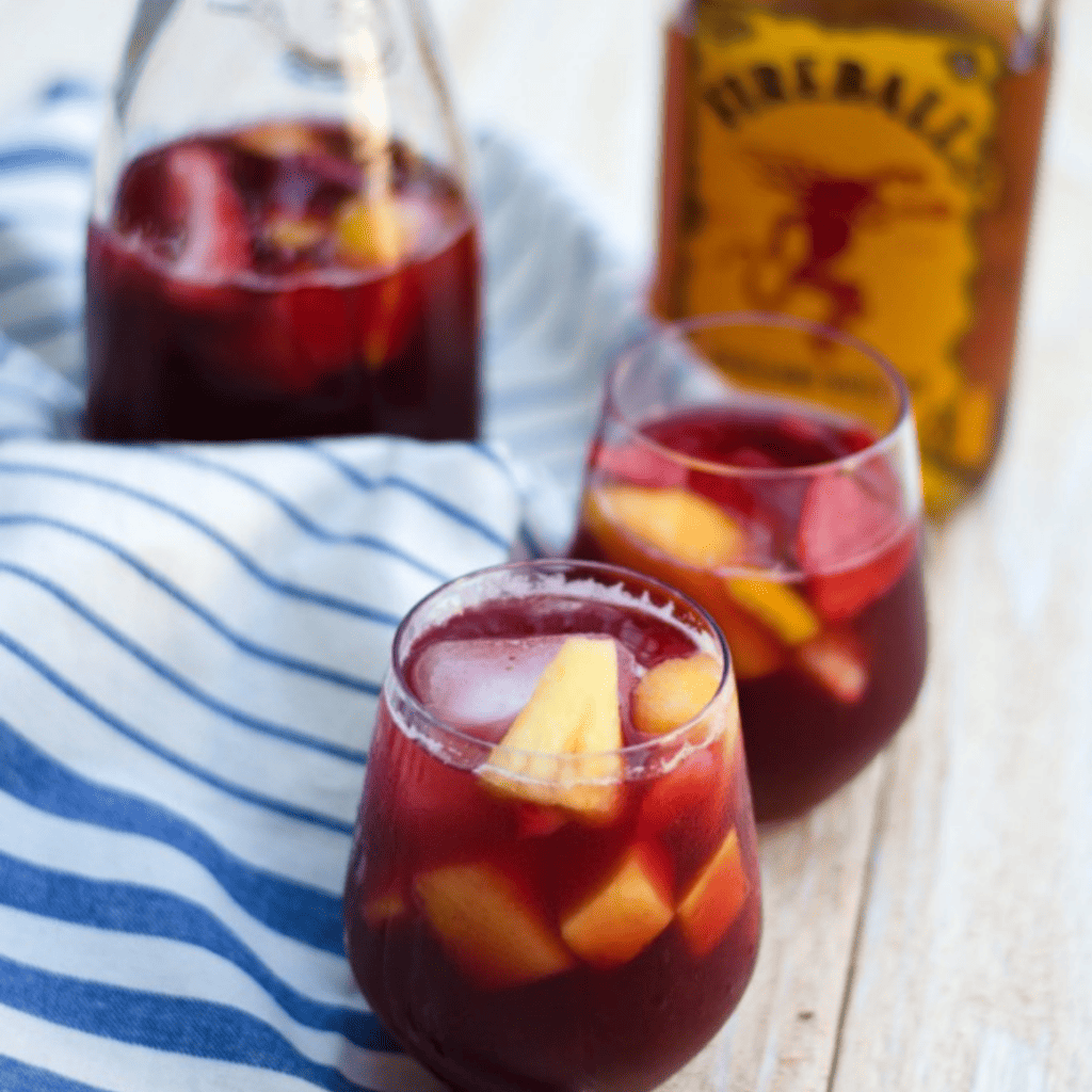 Christmas Sangria Recipes - christmasonadime.com